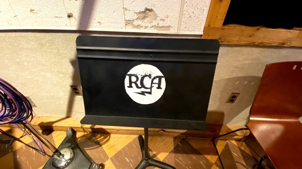 Take A Tour Of RCA Studio B in Nashville | Bill On The Road